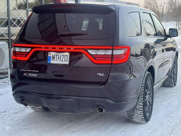 Black Dodge Durango 2021 in Vilnius, with an engine capacity of 5.70 L and mileage of 185 thousand km for 33500 €, photo 6 on AUTOMOTO.COM.LV