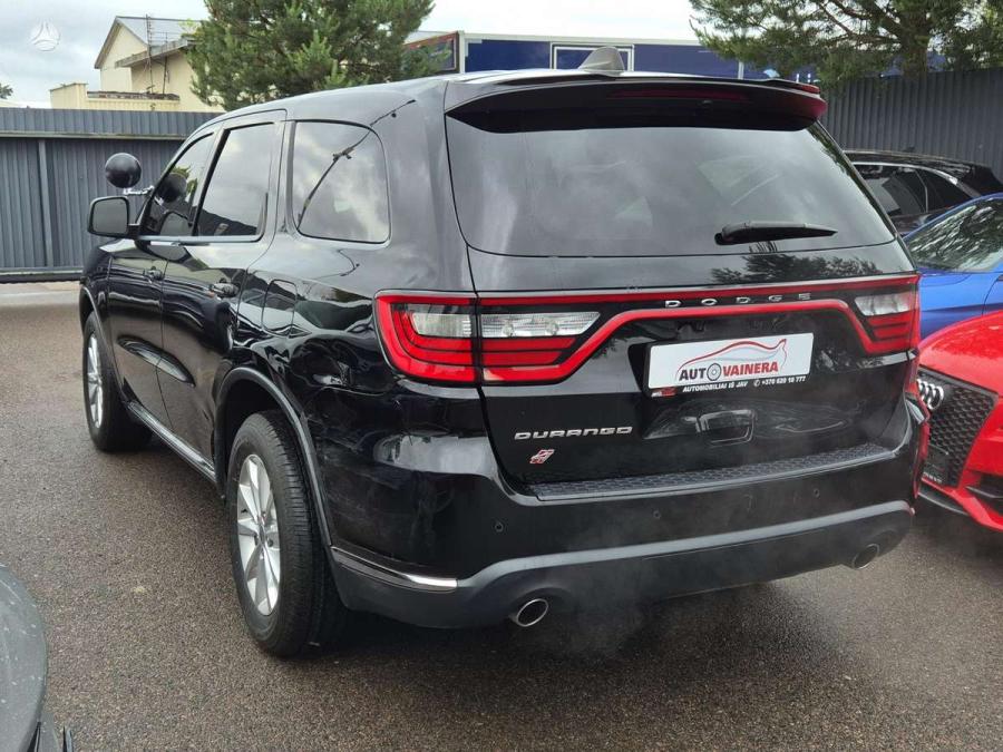 Melns Dodge Durango 2021 Viļņa, ar dzinēja tilpumu 5.65 L un nobraukumu 132 tūkst. km par 20900 €, foto 5 vietnē AUTOMOTO.COM.LV