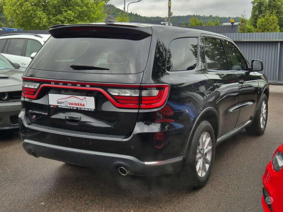 Melns Dodge Durango 2021 Viļņa, ar dzinēja tilpumu 5.65 L un nobraukumu 132 tūkst. km par 20900 €, foto 7 vietnē AUTOMOTO.COM.LV
