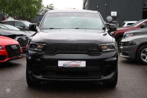 Black Dodge Durango 2021 in Vilnius, with an engine capacity of 5.65 L and mileage of 132 thousand km for 20900 €, photo  on AUTOMOTO.COM.LV