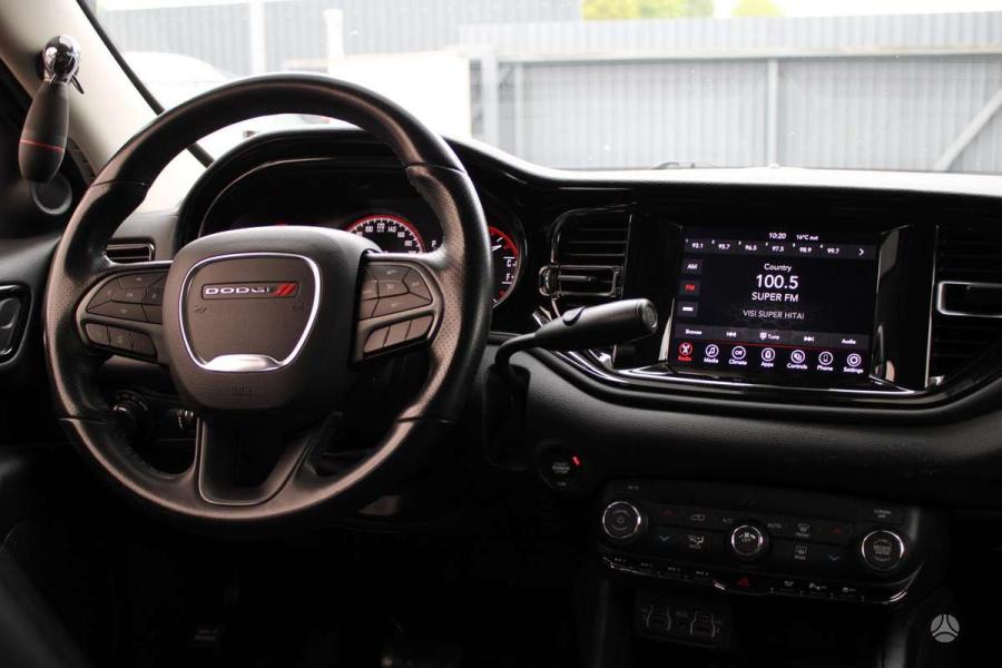 Black Dodge Durango 2021 in Vilnius, with an engine capacity of 5.65 L and mileage of 132 thousand km for 20900 €, photo 13 on AUTOMOTO.COM.LV