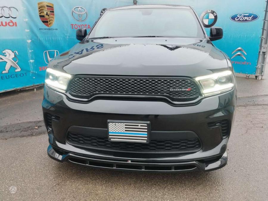 Black Dodge Durango 2022 in Siauliai, with an engine capacity of 5.70 L and mileage of 43 thousand km for 29900 €, photo 3 on AUTOMOTO.COM.LV