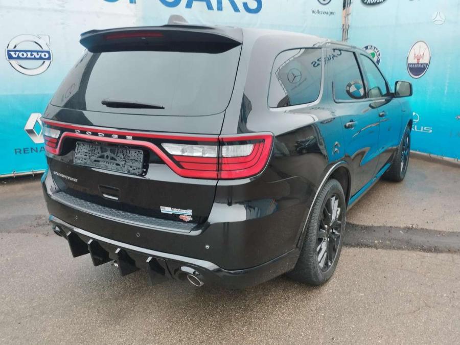Black Dodge Durango 2022 in Siauliai, with an engine capacity of 5.70 L and mileage of 43 thousand km for 29900 €, photo 4 on AUTOMOTO.COM.LV