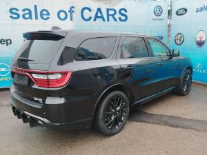 Black Dodge Durango 2022 in Siauliai, with an engine capacity of 5.70 L and mileage of 43 thousand km for 29900 €, photo 5 on AUTOMOTO.COM.LV