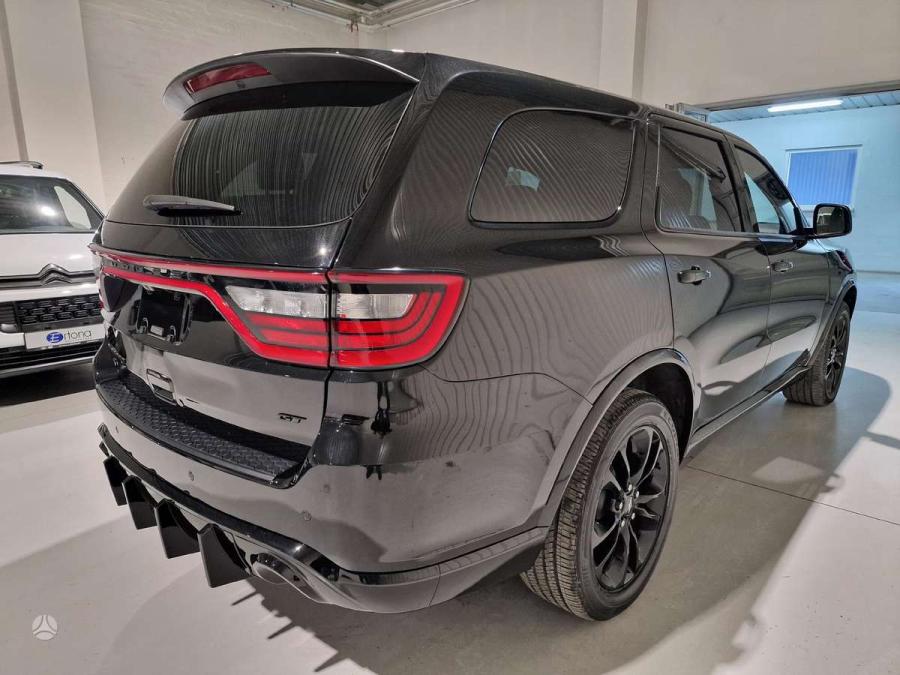 Black Dodge Durango 2022 in Siauliai, with an engine capacity of 3.60 L and mileage of 62 thousand km for 26900 €, photo 4 on AUTOMOTO.COM.LV