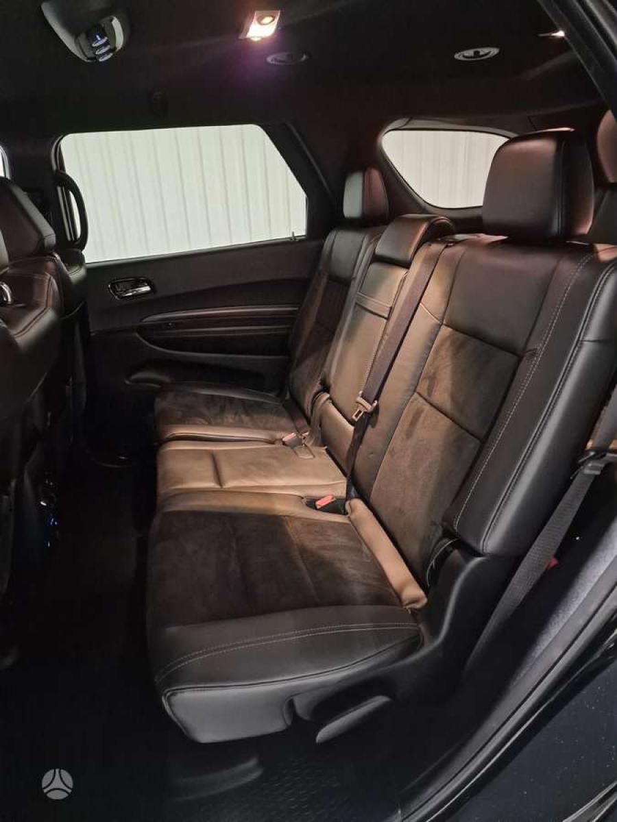 Black Dodge Durango 2022 in Siauliai, with an engine capacity of 3.60 L and mileage of 62 thousand km for 26900 €, photo 9 on AUTOMOTO.COM.LV
