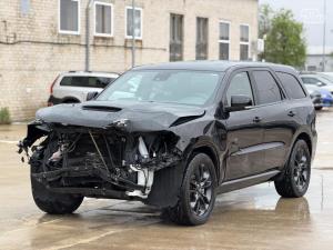Black Dodge Durango 2022 in Siauliai, with an engine capacity of 5.70 L and mileage of 82 thousand km for 19400 €, photo 4 on AUTOMOTO.COM.LV