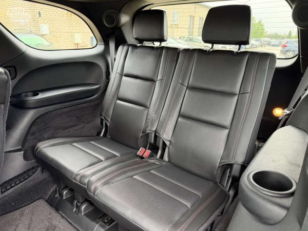 Black Dodge Durango 2022 in Siauliai, with an engine capacity of 5.70 L and mileage of 82 thousand km for 19400 €, photo 10 on AUTOMOTO.COM.LV