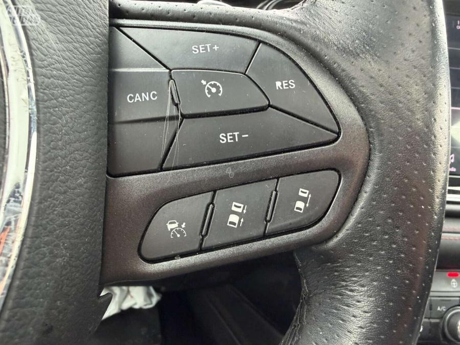 Black Dodge Durango 2022 in Siauliai, with an engine capacity of 5.70 L and mileage of 82 thousand km for 19400 €, photo 14 on AUTOMOTO.COM.LV