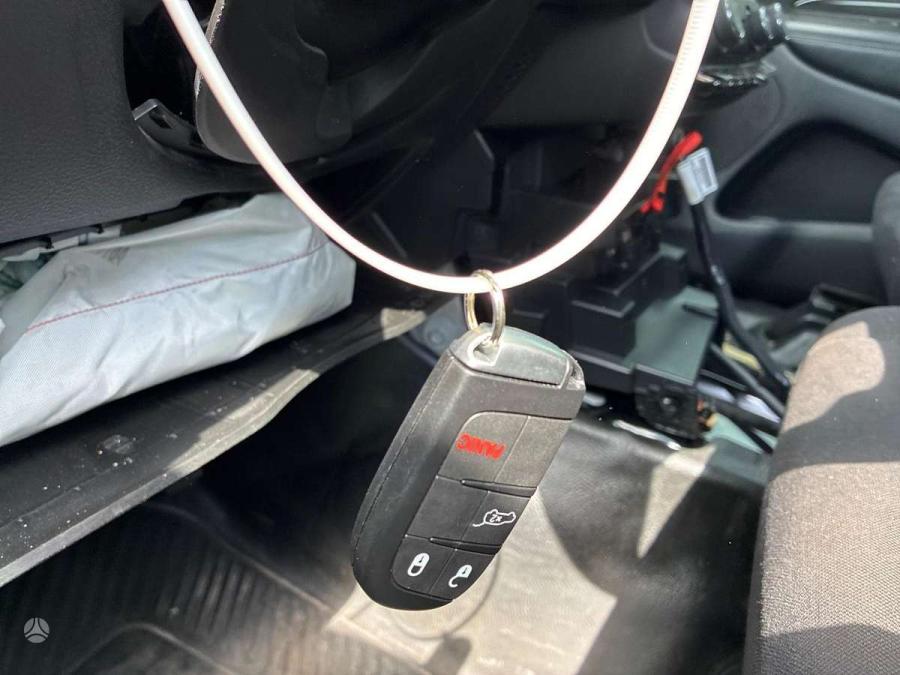Melns Dodge Durango 2022 Ukmergė, ar dzinēja tilpumu 5.65 L un nobraukumu 47 tūkst. km par 10999 €, foto 13 vietnē AUTOMOTO.COM.LV
