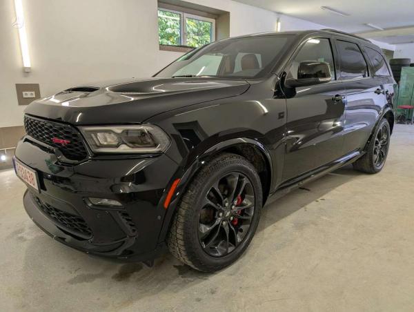 Black Dodge Durango 2022 in Klaipeda, with an engine capacity of 5.70 L and mileage of 68 thousand km for 33500 €, photo 1 on AUTOMOTO.COM.LV