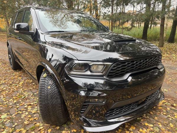 Black Dodge Durango 2023 in Panevezys, with an engine capacity of 6.40 L and mileage of 26 thousand km for 48900 €, photo 11 on AUTOMOTO.COM.LV
