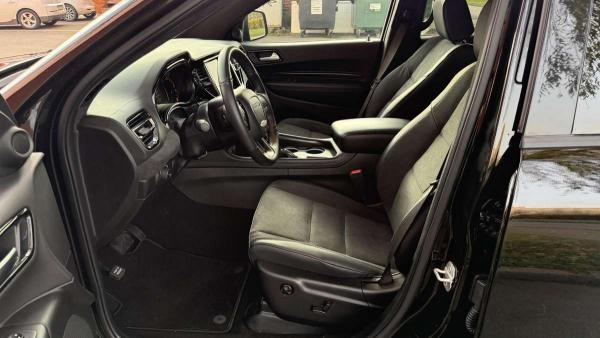 Black Dodge Durango 2023 in Klaipeda, with an engine capacity of 5.70 L and mileage of 3 thousand km for 33000 €, photo 11 on AUTOMOTO.COM.LV