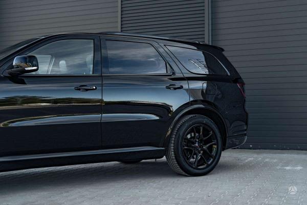 Melns Dodge Durango 2023 Klaipėda, ar dzinēja tilpumu 5.70 L un nobraukumu 91 tūkst. km par 37990 €, foto 4 vietnē AUTOMOTO.COM.LV