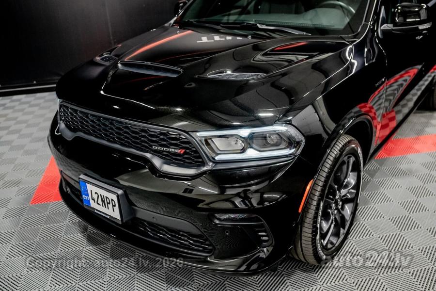 Black Dodge Durango 2023 in Parnu, with an engine capacity of 5.70 L and mileage of 119 thousand km for 48000 €, photo 4 on AUTOMOTO.COM.LV