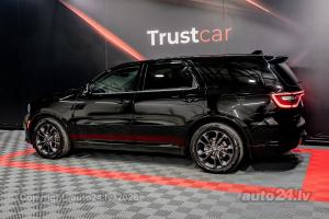Black Dodge Durango 2023 in Parnu, with an engine capacity of 5.70 L and mileage of 119 thousand km for 48000 €, photo 7 on AUTOMOTO.COM.LV