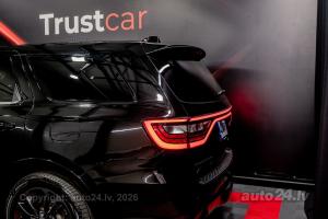 Black Dodge Durango 2023 in Parnu, with an engine capacity of 5.70 L and mileage of 119 thousand km for 48000 €, photo 8 on AUTOMOTO.COM.LV