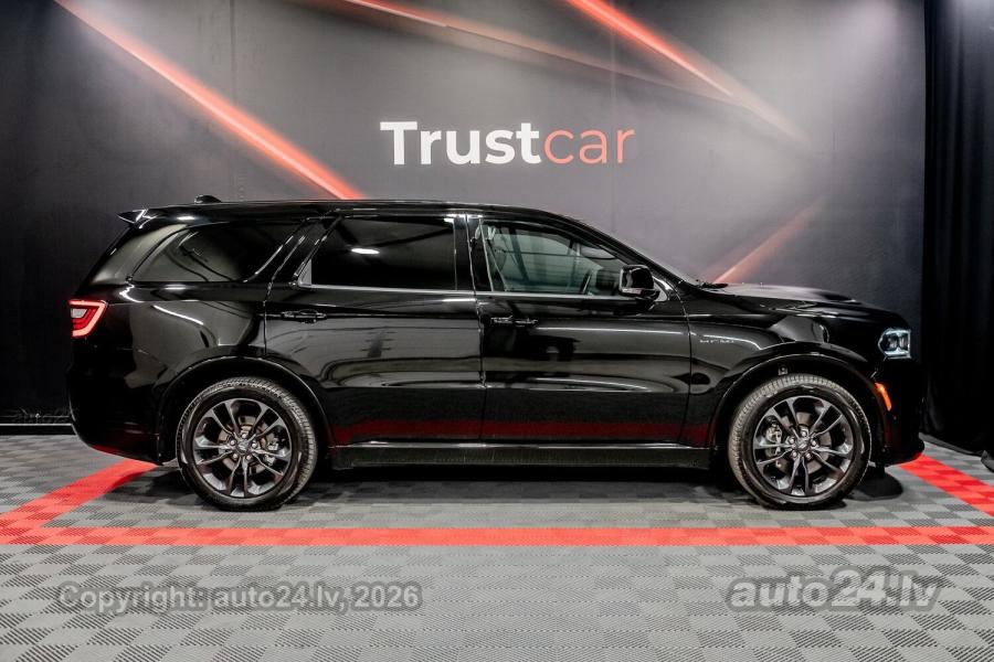 Black Dodge Durango 2023 in Parnu, with an engine capacity of 5.70 L and mileage of 119 thousand km for 48000 €, photo 11 on AUTOMOTO.COM.LV