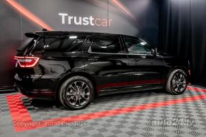 Black Dodge Durango 2023 in Parnu, with an engine capacity of 5.70 L and mileage of 119 thousand km for 48000 €, photo 12 on AUTOMOTO.COM.LV