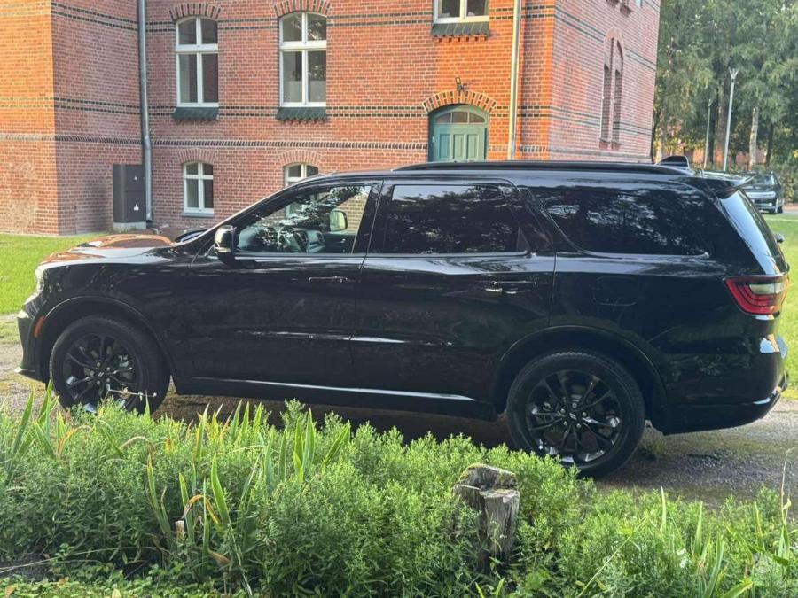 Black Dodge Durango 2026 in Silute, with an engine capacity of 3.60 L and mileage of 0 thousand km for 27990 €, photo 11 on AUTOMOTO.COM.LV