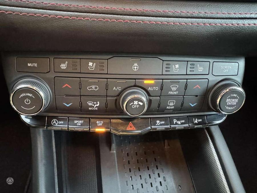 Black Dodge Durango 2026 in Silute, with an engine capacity of 3.60 L and mileage of 0 thousand km for 27990 €, photo 19 on AUTOMOTO.COM.LV