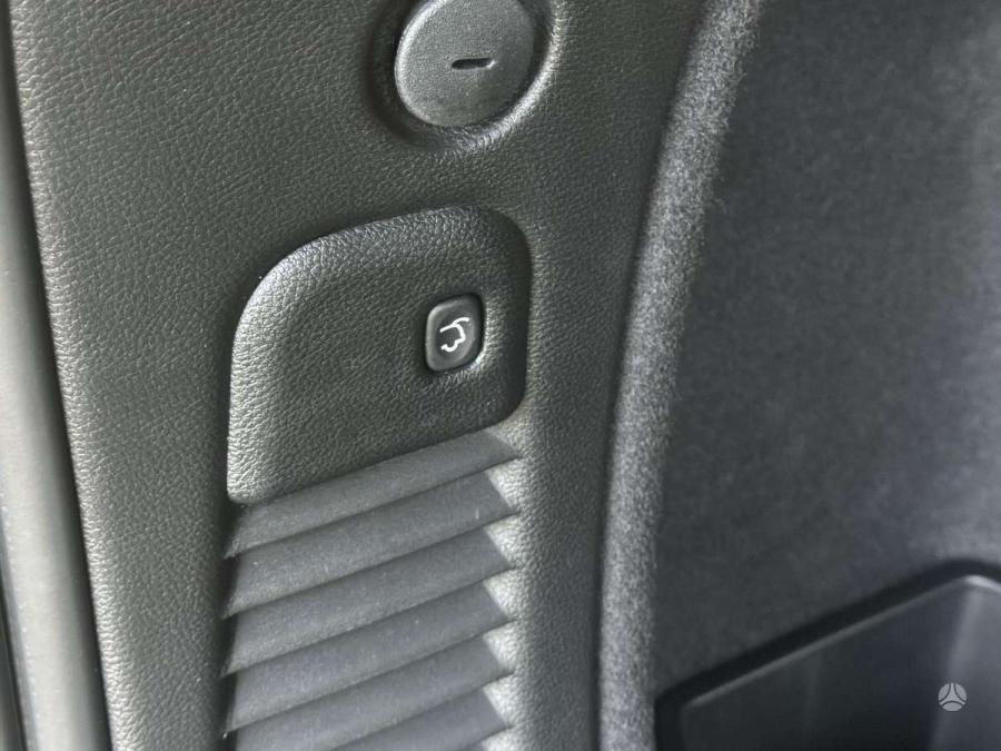 Black Dodge Durango 2026 in Silute, with an engine capacity of 3.60 L and mileage of 0 thousand km for 27990 €, photo 26 on AUTOMOTO.COM.LV