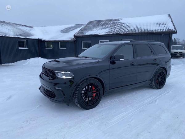 Black Dodge Durango 2022 in Raseiniai, with an engine capacity of 6.40 L and mileage of 62 thousand km for 40000 €, photo 2 on AUTOMOTO.COM.LV