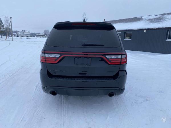 Black Dodge Durango 2022 in Raseiniai, with an engine capacity of 6.40 L and mileage of 62 thousand km for 40000 €, photo 5 on AUTOMOTO.COM.LV