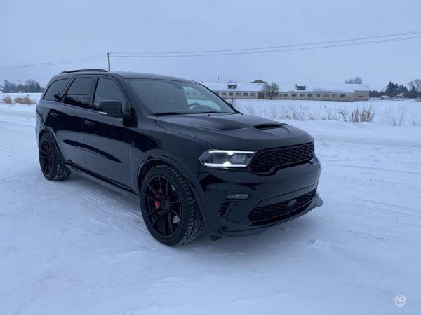 Black Dodge Durango 2022 in Raseiniai, with an engine capacity of 6.40 L and mileage of 62 thousand km for 40000 €, photo 8 on AUTOMOTO.COM.LV