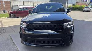 Black Dodge Durango 2023 in Panevezys, with an engine capacity of 3.60 L and mileage of 45 thousand km for 25900 €, photo 3 on AUTOMOTO.COM.LV
