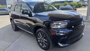 Black Dodge Durango 2023 in Panevezys, with an engine capacity of 3.60 L and mileage of 45 thousand km for 25900 €, photo 4 on AUTOMOTO.COM.LV