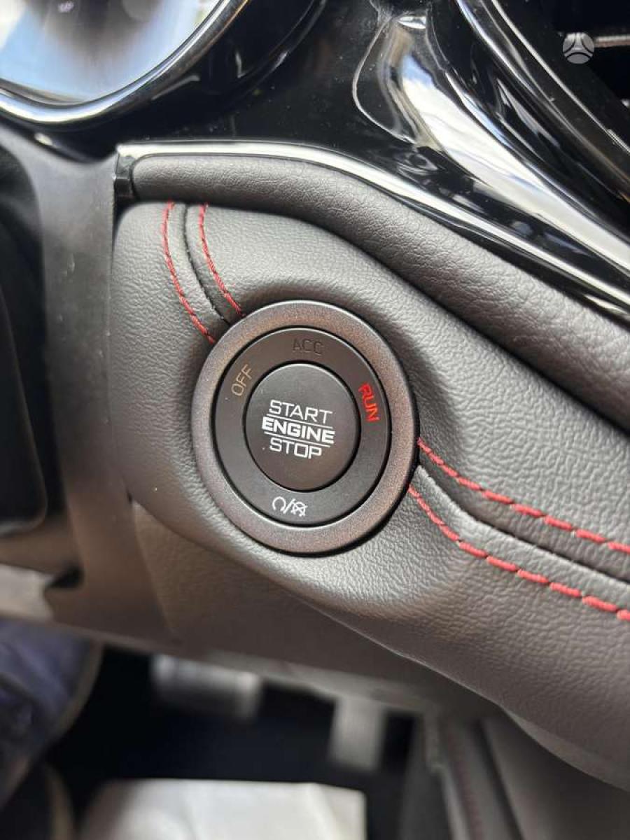 Black Dodge Durango 2023 in Panevezys, with an engine capacity of 3.60 L and mileage of 45 thousand km for 25900 €, photo 16 on AUTOMOTO.COM.LV