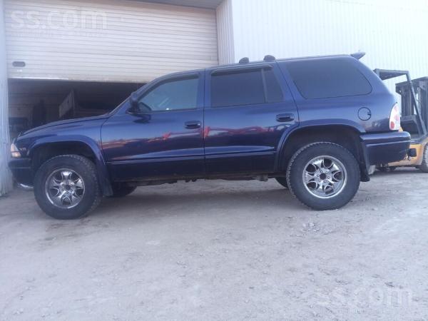 Blue Dodge Durango 1998 in Aizkraukle, with an engine capacity of 5.20 L and mileage of 0 thousand km for 4599 €, photo 3 on AUTOMOTO.COM.LV