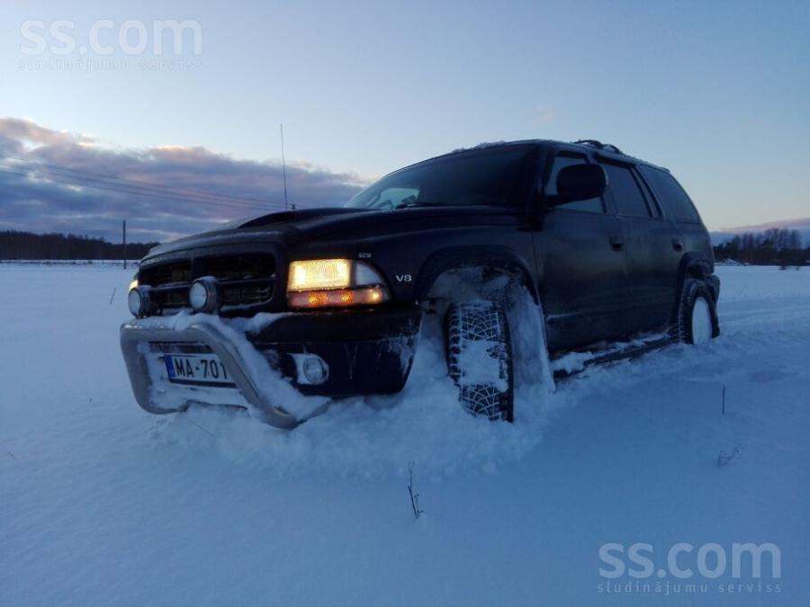 Blue Dodge Durango 1998 in Aizkraukle, with an engine capacity of 5.20 L and mileage of 0 thousand km for 3950 €, photo 13 on AUTOMOTO.COM.LV