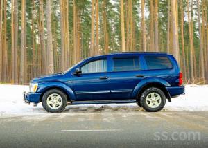 Blue Dodge Durango 2004 in Riga, with an engine capacity of 5.70 L and mileage of 209 thousand km for 3490 €, photo 4 on AUTOMOTO.COM.LV