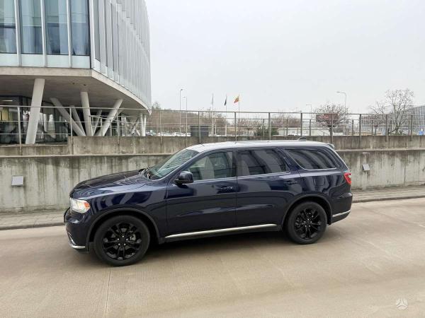 Blue Dodge Durango 2018 in Vilnius, with an engine capacity of 3.60 L and mileage of 130 thousand km for 10000 €, photo 1 on AUTOMOTO.COM.LV
