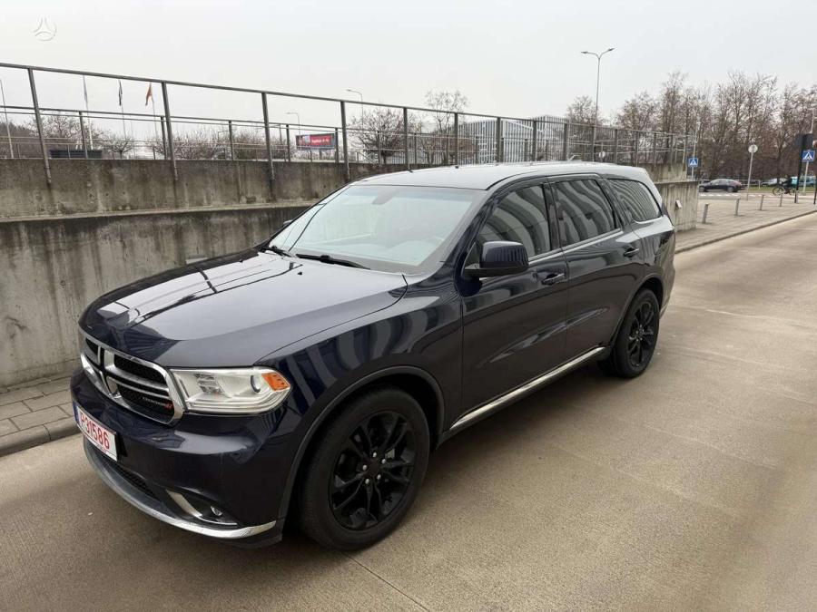 Blue Dodge Durango 2018 in Vilnius, with an engine capacity of 3.60 L and mileage of 130 thousand km for 10000 €, photo 3 on AUTOMOTO.COM.LV