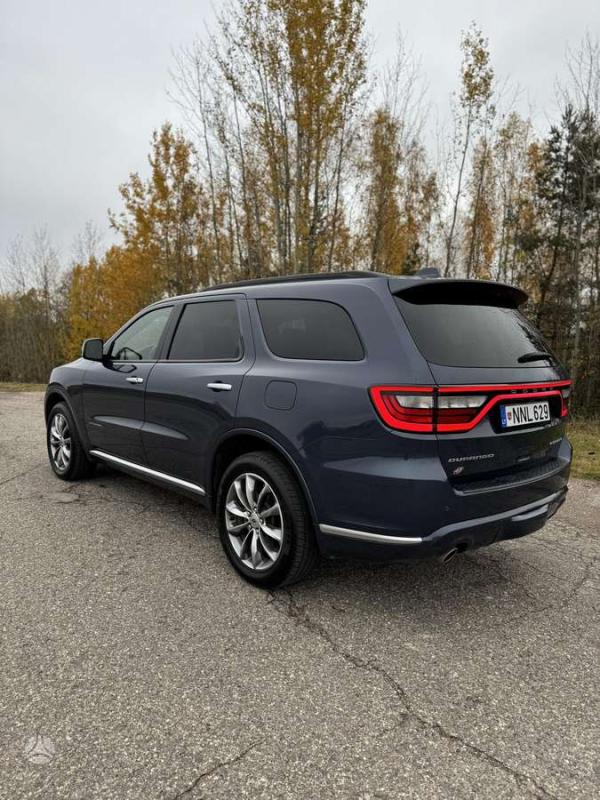 Blue Dodge Durango 2021 in Siauliai, with an engine capacity of 3.60 L and mileage of 90 thousand km for 27500 €, photo 4 on AUTOMOTO.COM.LV