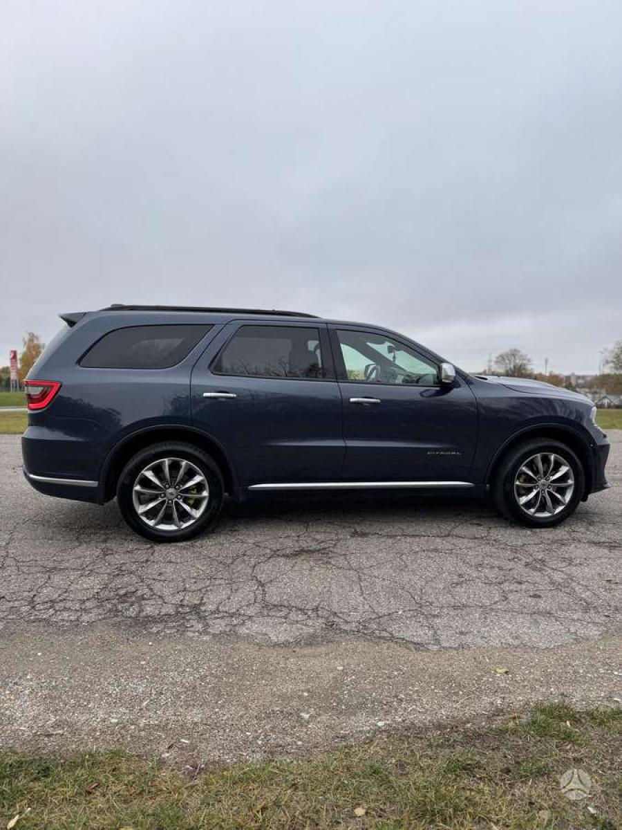 Blue Dodge Durango 2021 in Siauliai, with an engine capacity of 3.60 L and mileage of 90 thousand km for 27500 €, photo 7 on AUTOMOTO.COM.LV