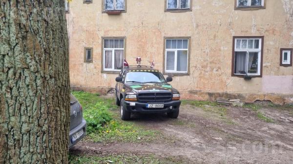 Brūns Dodge Durango 1999 Rīga, ar dzinēja tilpumu 5.90 L un nobraukumu 222 tūkst. km par 2000 €, foto 8 vietnē AUTOMOTO.COM.LV