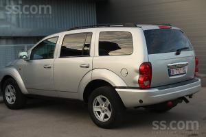 Dodge Durango 2006 in Riga, with an engine capacity of 4.70 L and mileage of 0 thousand km for 3170 €, photo 4 on AUTOMOTO.COM.LV