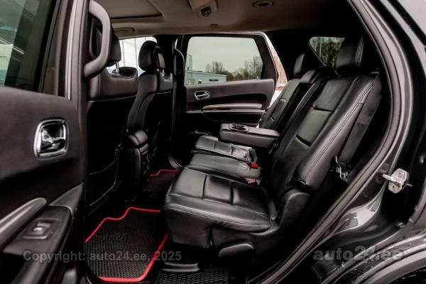 Grey Dodge Durango 2013 in Tallinn, with an engine capacity of 3.60 L and mileage of 313 thousand km for 17800 €, photo 8 on AUTOMOTO.COM.LV