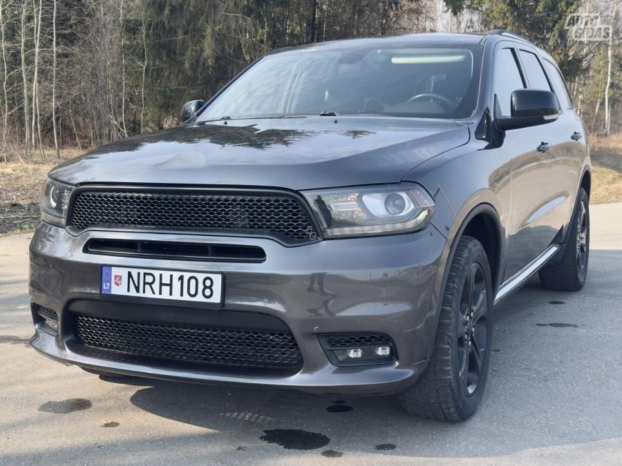 Grey Dodge Durango 2014 in Kaunas, with an engine capacity of 3.60 L and mileage of 221 thousand km for 14999 €, photo 1 on AUTOMOTO.COM.LV