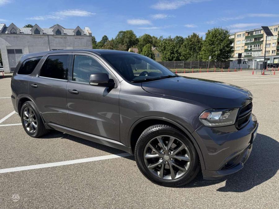 Grey Dodge Durango 2014 in Kedainiai, with an engine capacity of 5.65 L and mileage of 453 thousand km for 7000 €, photo 3 on AUTOMOTO.COM.LV