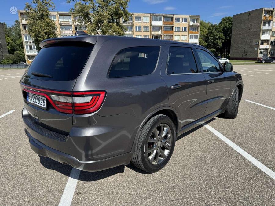 Grey Dodge Durango 2014 in Kedainiai, with an engine capacity of 5.65 L and mileage of 453 thousand km for 7000 €, photo 5 on AUTOMOTO.COM.LV