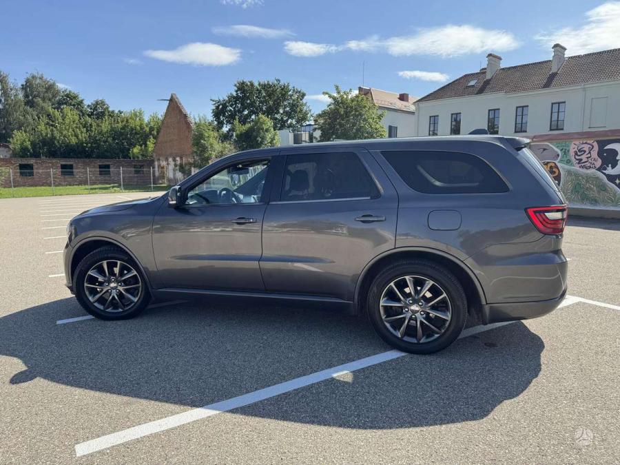 Grey Dodge Durango 2014 in Kedainiai, with an engine capacity of 5.65 L and mileage of 453 thousand km for 7000 €, photo 8 on AUTOMOTO.COM.LV
