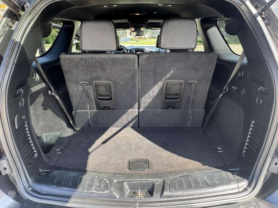 Grey Dodge Durango 2014 in Kedainiai, with an engine capacity of 5.65 L and mileage of 453 thousand km for 7000 €, photo 17 on AUTOMOTO.COM.LV