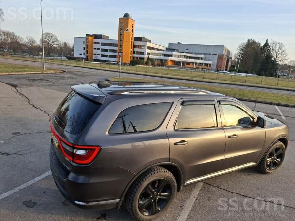 Grey Dodge Durango 2015 in Riga, with an engine capacity of 3.60 L and mileage of 294 thousand km for 18600 €, photo 5 on AUTOMOTO.COM.LV