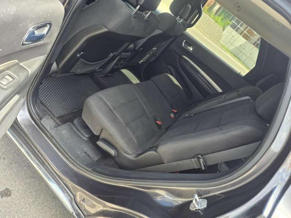 Pelēks Dodge Durango 2015 Kauņa, ar dzinēja tilpumu 3.60 L un nobraukumu 169 tūkst. km par 14000 €, foto 8 vietnē AUTOMOTO.COM.LV
