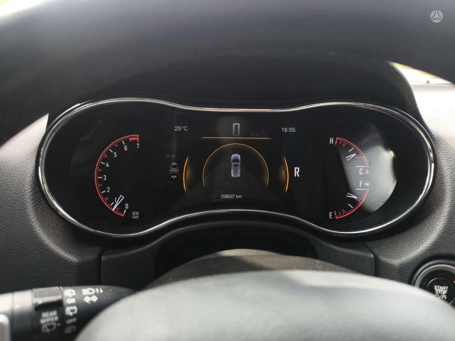 Pelēks Dodge Durango 2015 Šauļi, ar dzinēja tilpumu 3.60 L un nobraukumu 259 tūkst. km par 7900 €, foto 8 vietnē AUTOMOTO.COM.LV